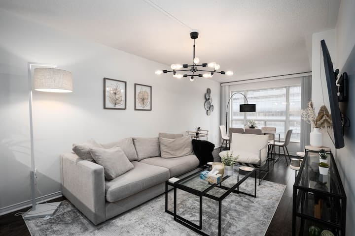 Modern & Bright 2br Style | Private Balcony + Gym - Toronto, ON