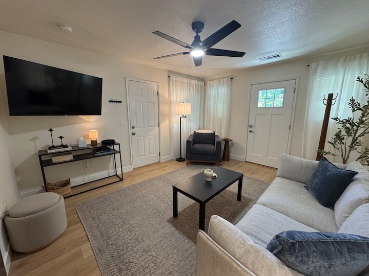 Mid-century Modern | 2br - Modesto, CA