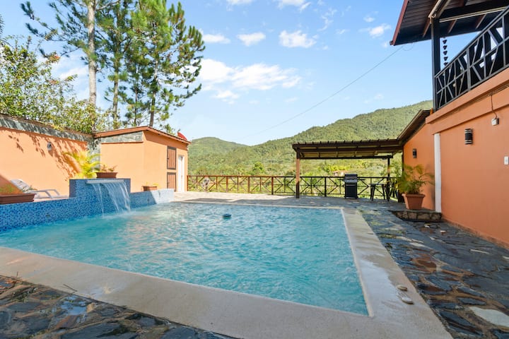 Jarabacoa Villa Ana, Montaña 22 Ppl,pool 8 Hab - Dominican Republic