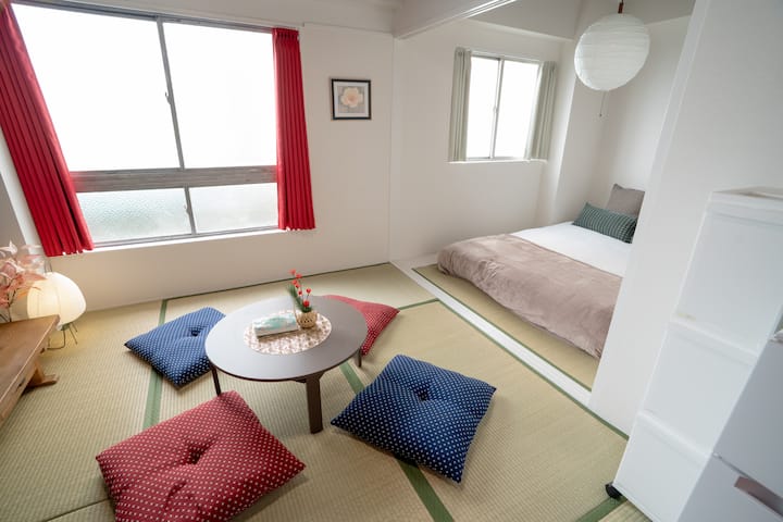 なんば駅すぐ!でんでんタウン・日本橋・黒門市場徒歩圏内/和モダン室で快適ステイ - Osaka