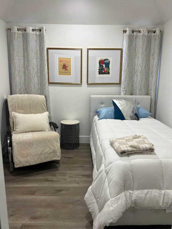 Cedar’s Sinai Private Room $59 With A 5 Star Bed - Beverly Hills, CA