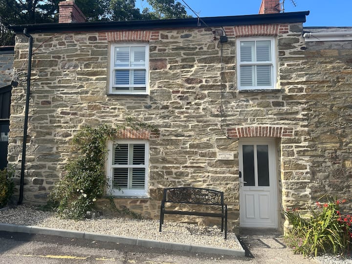 Honeysuckle Cottage - Redruth