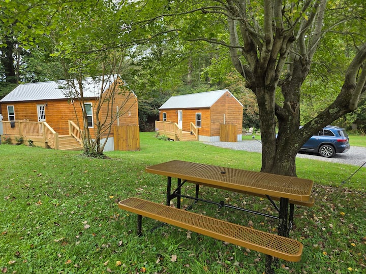 Peaceful Creek Tiny Homes Six Minutes To Wcu - Tuckasegee, NC