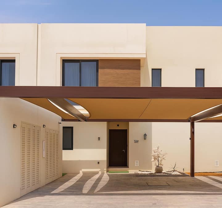 Yas Parks Signature Villa - Abu Dhabi