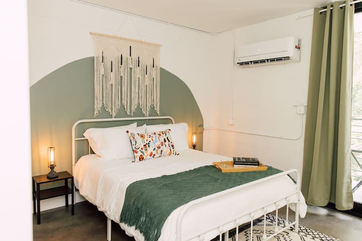 The Rooney – Walk To Ponce City Market - Atlanta, GA