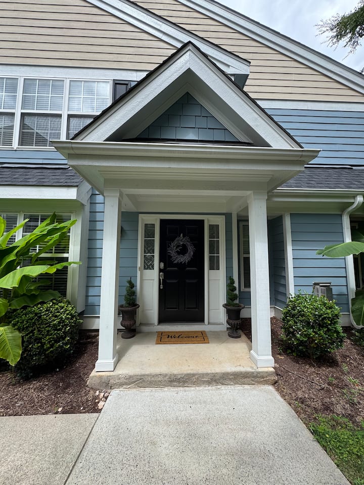 Stylish 3 Bedroom Townhome! - Wake Forest