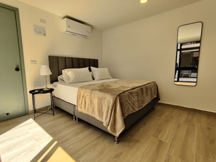 Auto Checkin*ac*200mbps Wifi*smart Tv*mini Nevera - Medellin, Antioquia, Colombia