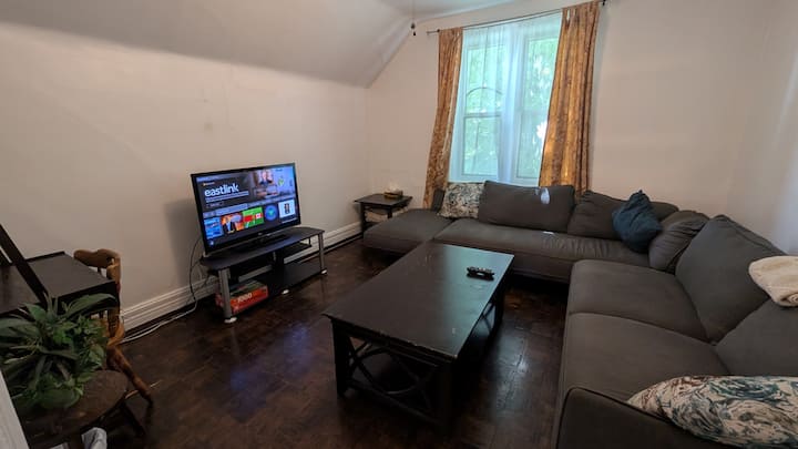 Chic 2br Stay | Cozy & Comfortable - Greater Sudbury