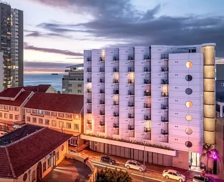 Flamingo Flat Close To The Beach - Cape Town