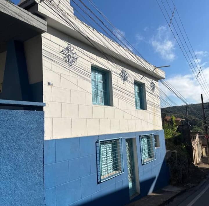 Casa Com 5 Quartos + áRea Externa - Congonhas