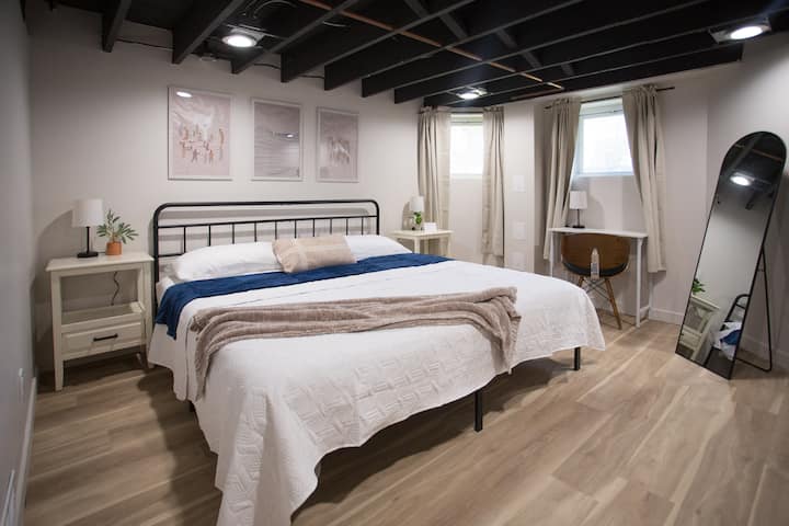 Charming Garden Flat W/ King Bed - Wicker Park - Chicago