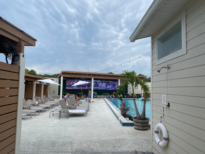 The Love Boat - Sanford, FL