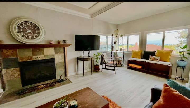 Toler Heights Home - Oakland, CA