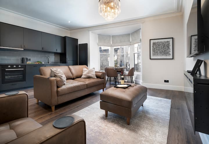 Number 1 Lake Road Apartments - Windermere