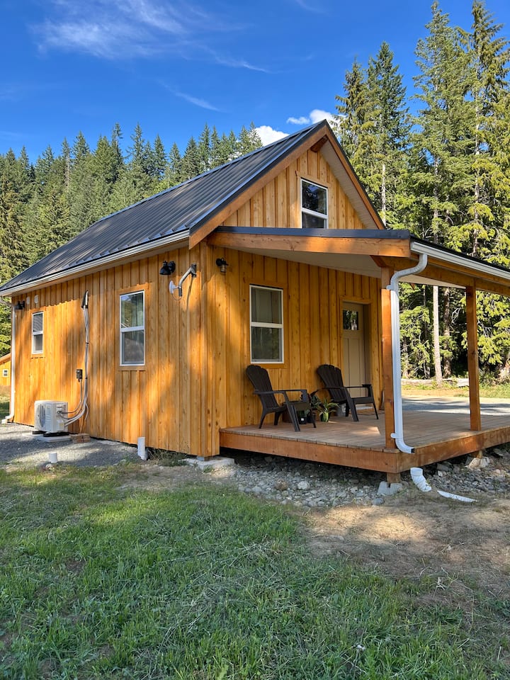 Mountains Edge Bungalow - Vancouver Island
