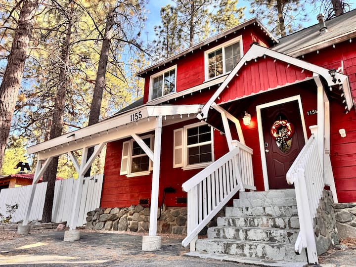 Rusticchic Crimson Lodge | Steps To Adventure - Wrightwood, CA
