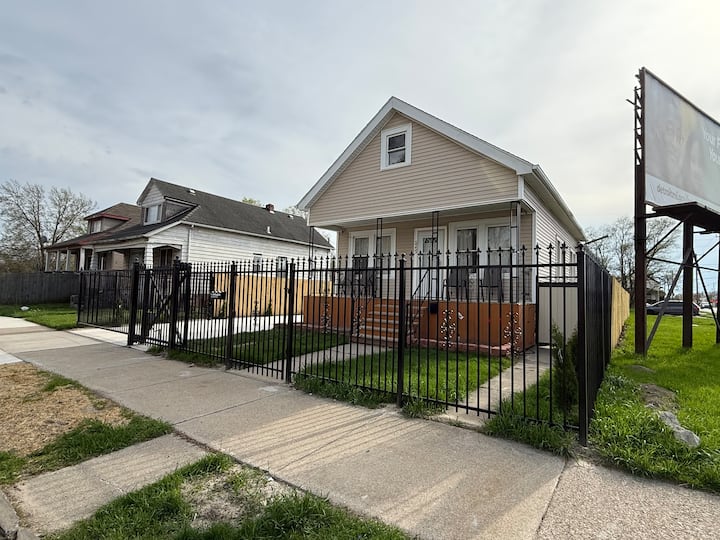 Nice Central House In Detroit - Dearborn, MI