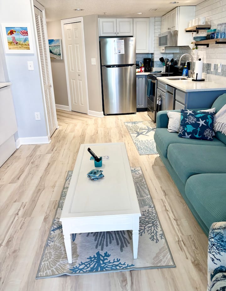 Myrtle Beach Escape | Balcony, Pool & Ocean Views - Myrtle Beach, SC