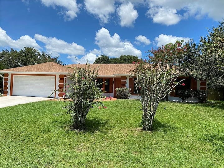 Disney/daytona Beach Home W/ Private Yard - Orange City, FL