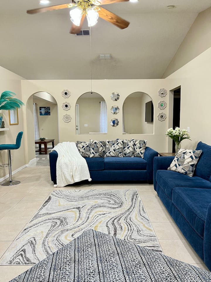 Coconut Breeze Getaway - Palm Bay, FL