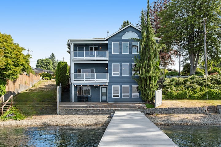 Lakefront Oasis At Lake Stevens - Lake Stevens, WA