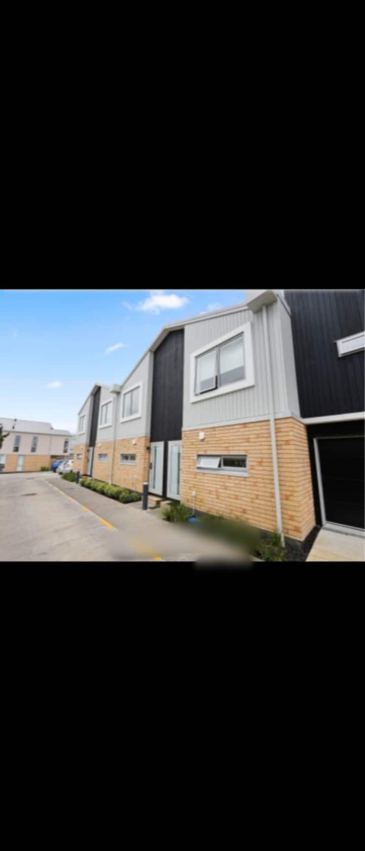 Cosy Home In Mt Wellington - Auckland