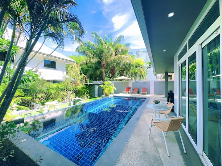 热带花园/海边度假4卧5卫泳池别墅/奢华浪漫/慵懒大空间/近中天海滩夜市/位置便利/小区物业/可停车 - Pattaya City