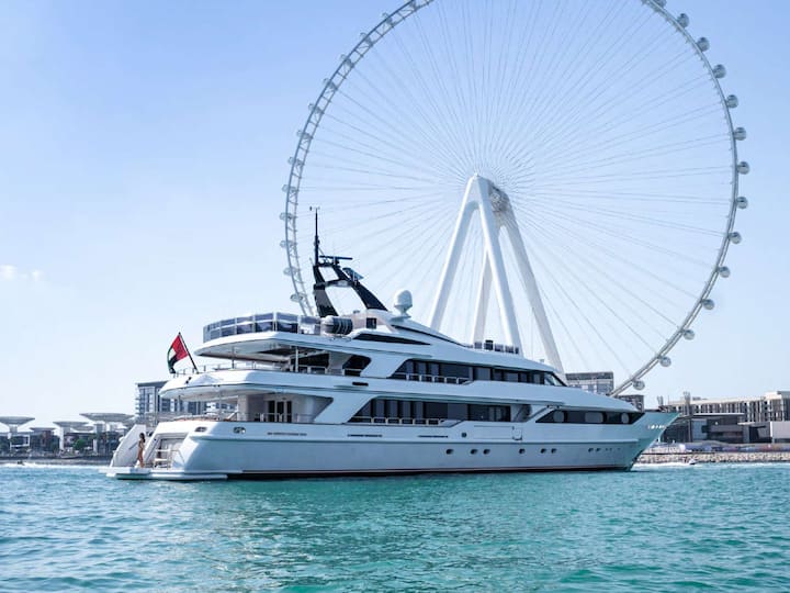 Luxury Coll -Yacht  Stay - Aed 2ok Hourly - 55 Pax - Dubai