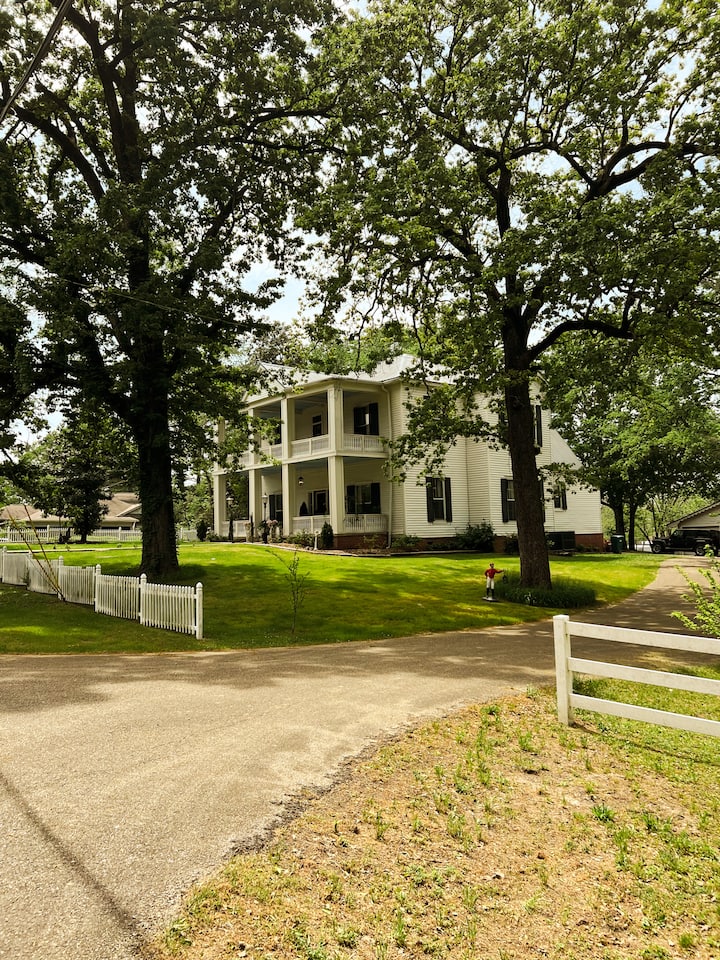 Twin Oaks - Tupelo, MS