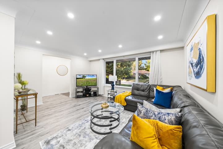 Luxury Living In Burlington - Burlington