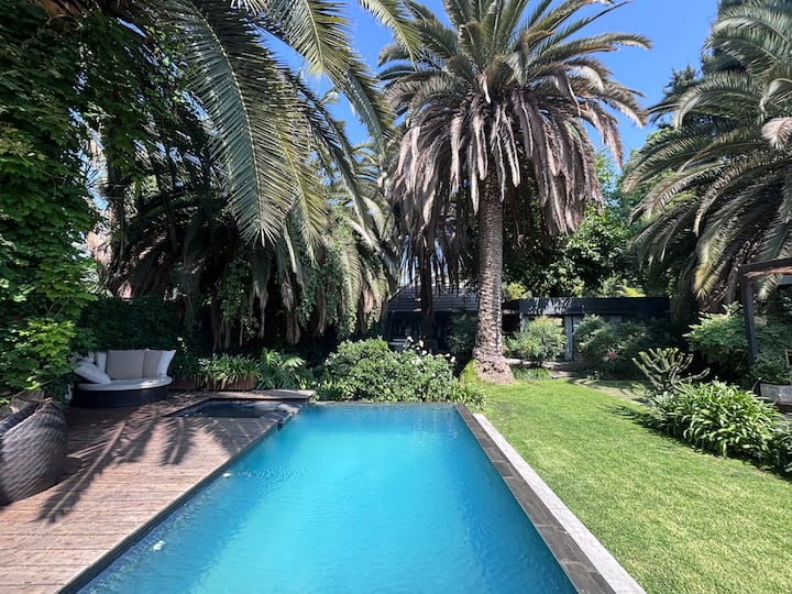 Oasis At The Heart Of Vitacura Blocks From Park - Vitacura