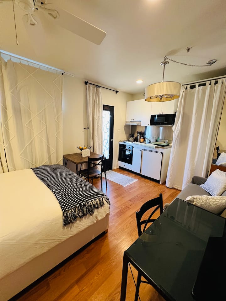 Queen Studio Suite Private Bathroom & Entrance - San Gabriel, CA