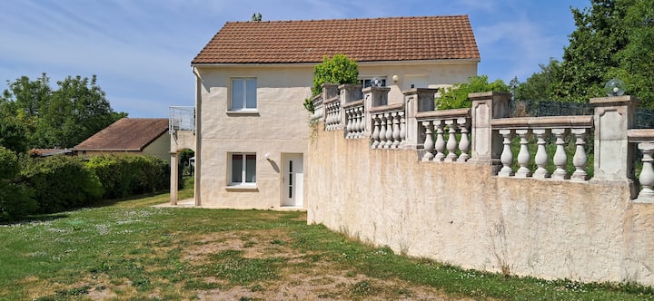 Gite 8 Personnes ,Chatellerault - ibis budget Châtellerault Nord