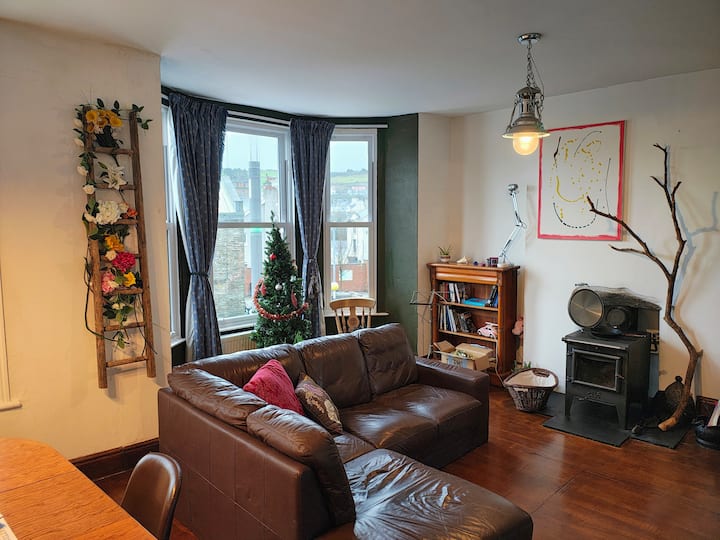 Versa – 2 Mins From The Beach (With Log Stove) - Isle of Man