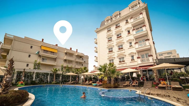 Golem Flower Penthouse Private Terrace, Kids Pool - Golem