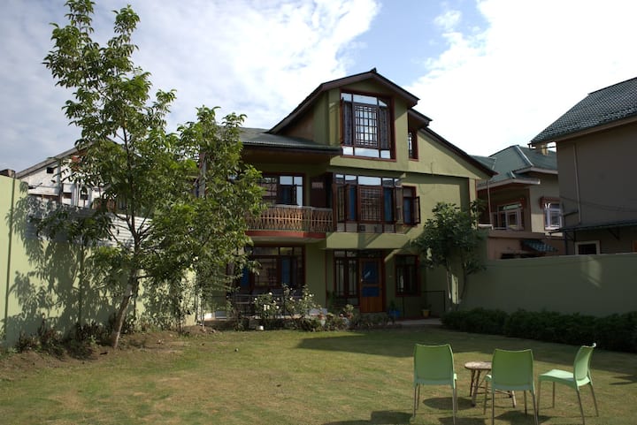 The Velvet Nest
•Entire 3bhk Villa• - Srinagar