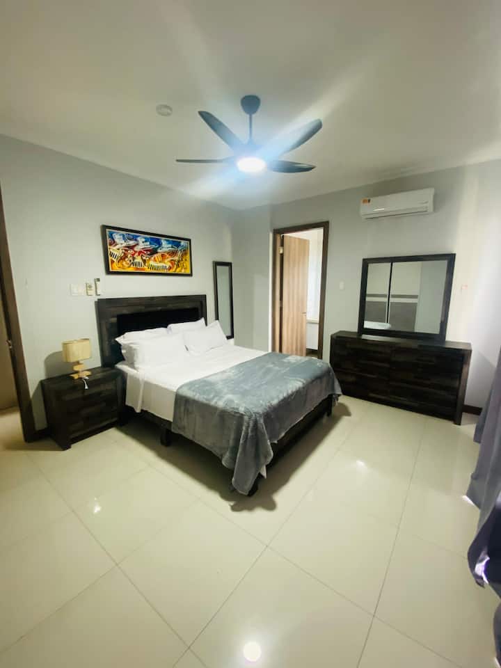 Rooftop Bliss Kingston - Kingston