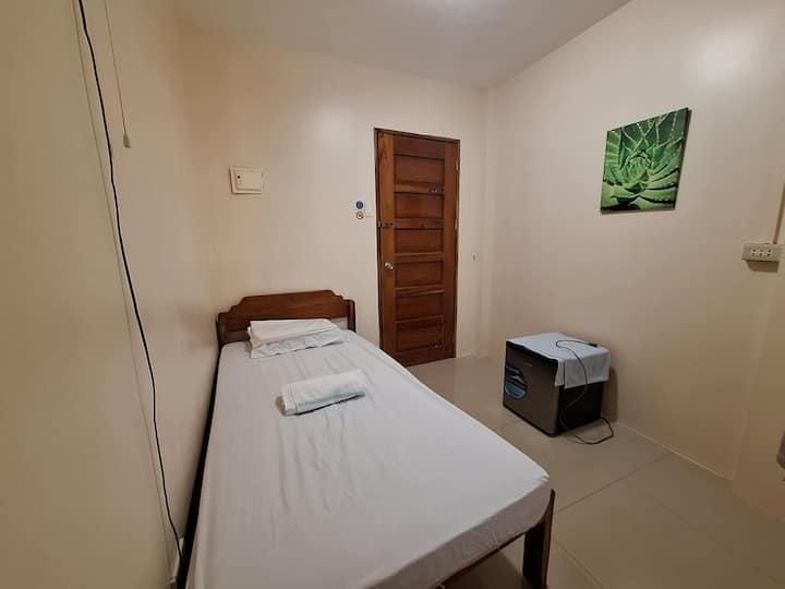 Private Room For Solo Traveller - Gingoog