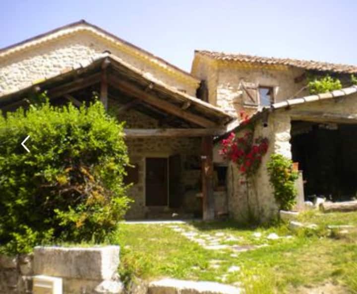 Maison De Charme En Pierre - Serres