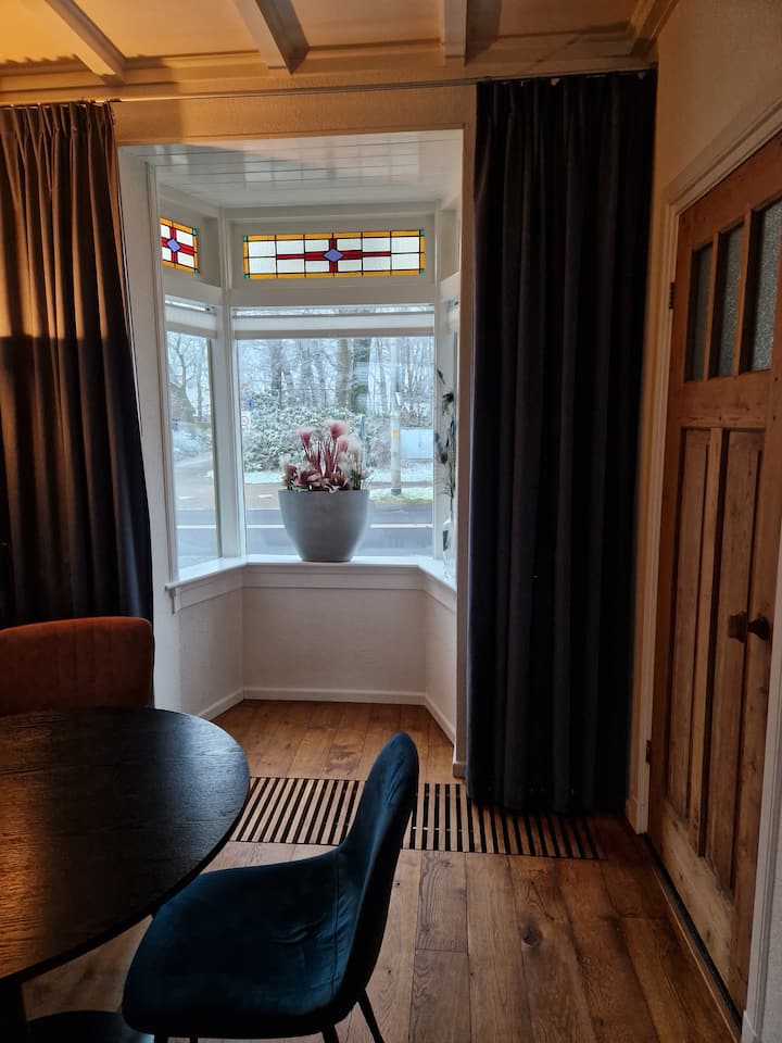 Sfeervolle Jaren 30 Woning In Twente + Diepe Tuin - Almelo