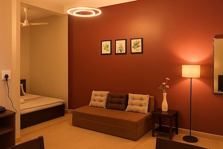 Cozy Hours - 1rk , Bhangagarh, Guwahati - 구와하티