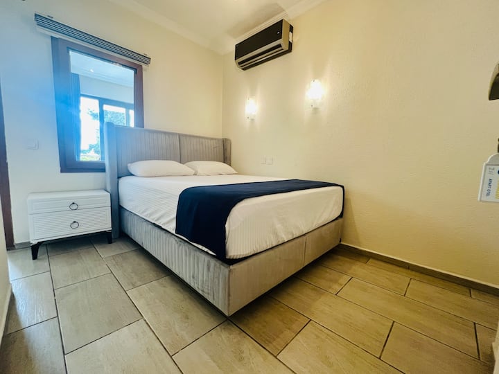 ÇArşı Içerisi Ve Sahil Kenarı 1+1 Yarı Deniz Manza - Turgutreis