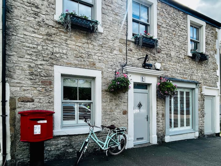 The Green Room - Castleton