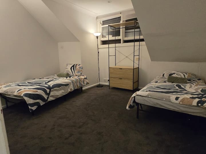 2 Bedroom Apartment Walk Centre - Sidney