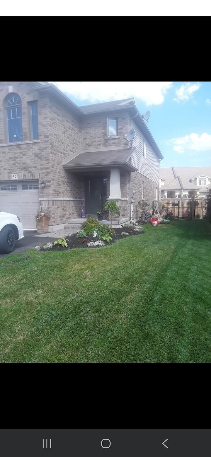 1 Bedroom Quiet Neighborhood - Belleville
