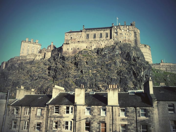 Castle View Studio Flat - Edinburgh