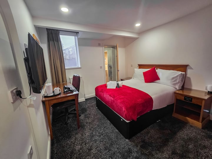 Double En-suite Room With Access To Shared Kitchen - Kingston upon Hull