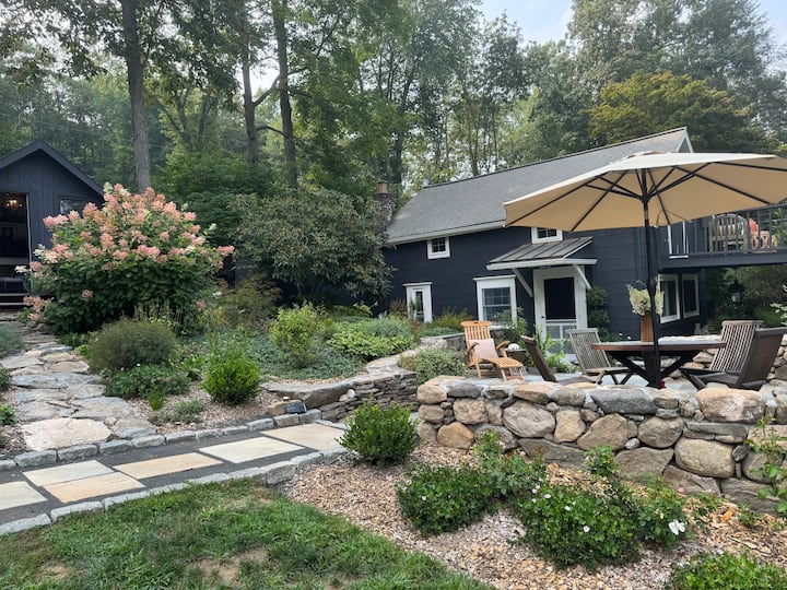 The Wee Cottage - Bethel, CT