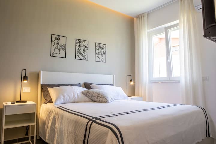 Vicino Al Mare E Al Porto Eolie.
 Pamir Apartments - Milazzo