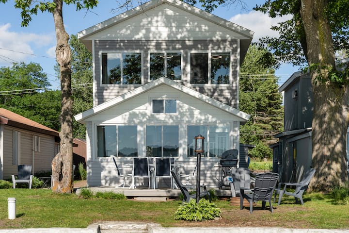 Anni's Cozy Cottage - Gaylord, MI